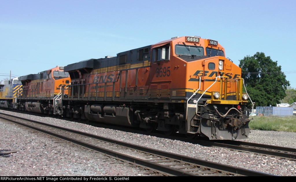 BNSF 6695